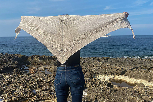 Ravelry: Zina Shawl pattern by Hanna Maciejewska