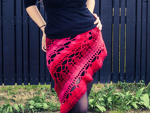 Ravelry: Color Flow Shawl pattern by Elena Madsen