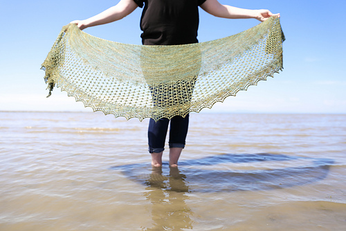 Ravelry: Coastal Crescent Shawl pattern by Aliza Nevarie