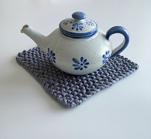 Ravelry: Moss Stitch Table Mat pattern by Julia Marsh