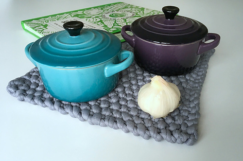 Ravelry: Moss Stitch Table Mat pattern by Julia Marsh