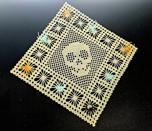 Ravelry: Skull and Spider Doily pattern by Raine Eimre