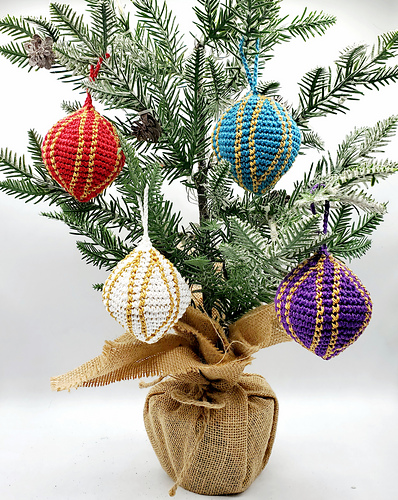 Ravelry: Teardrop Ornament pattern by Raine Eimre