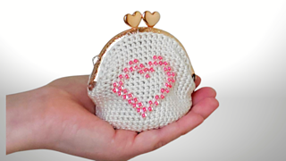 Ravelry: Heart Coin Purse pattern by Raine Eimre