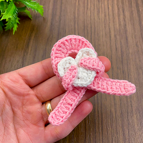 Ravelry: Crochet Awareness Ribbon pattern by Hand Trendy