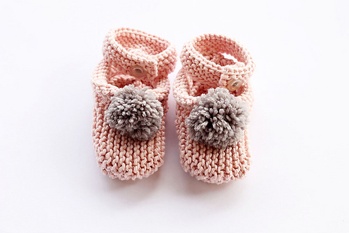 Ravelry: Baby Slippers pattern by Louise Bollanos