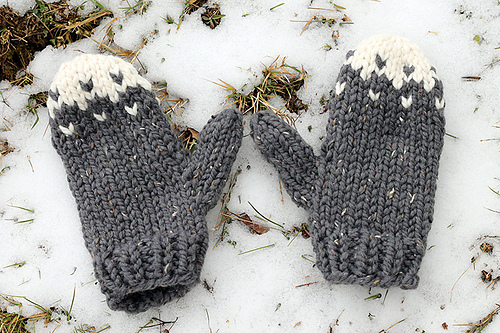 Ravelry: Snow Mountain Mittens pattern by Louise Bollanos