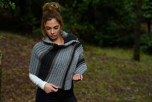 Ravelry: Outlander Brianna Cape pattern by Louise Bollanos