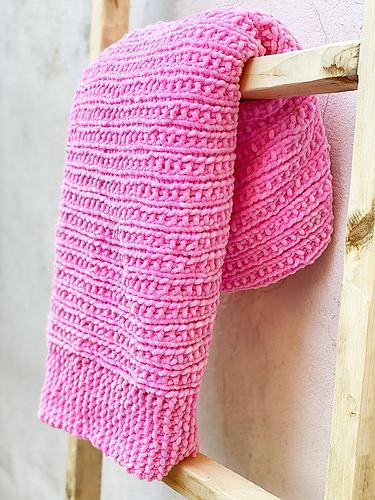 Ravelry: Chenille Baby Blanket pattern by Louise Bollanos