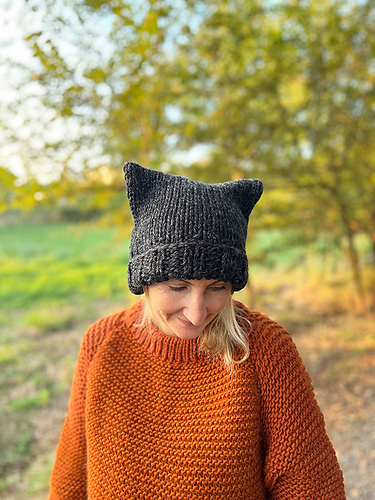 Ravelry: Cat Ear Beanie pattern by Louise Bollanos