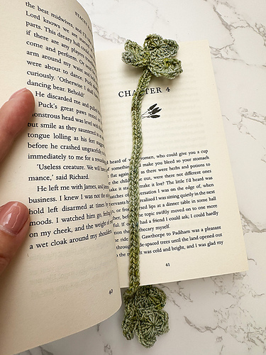 Ravelry: Shamrock Bookmark pattern by Louise Bollanos