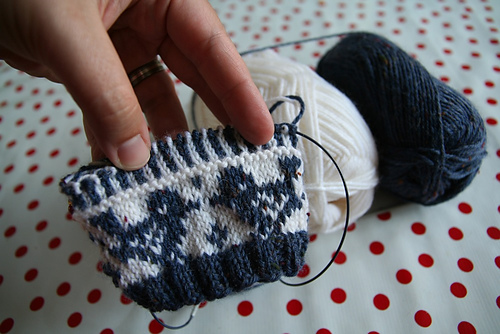 Ravelry: Bird Mitten Chart pattern by Hanneke Sieben