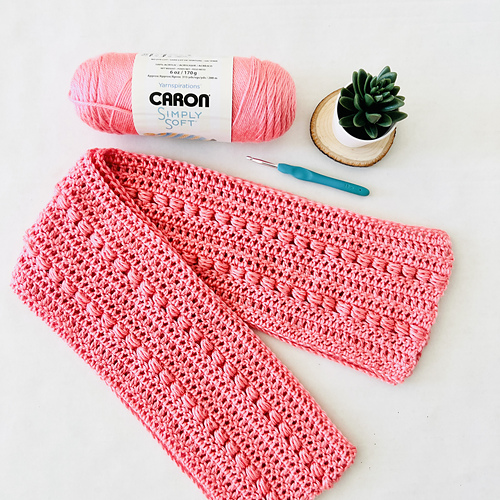 Ravelry: Wrapping Hugs Scarf pattern by Ana Yang