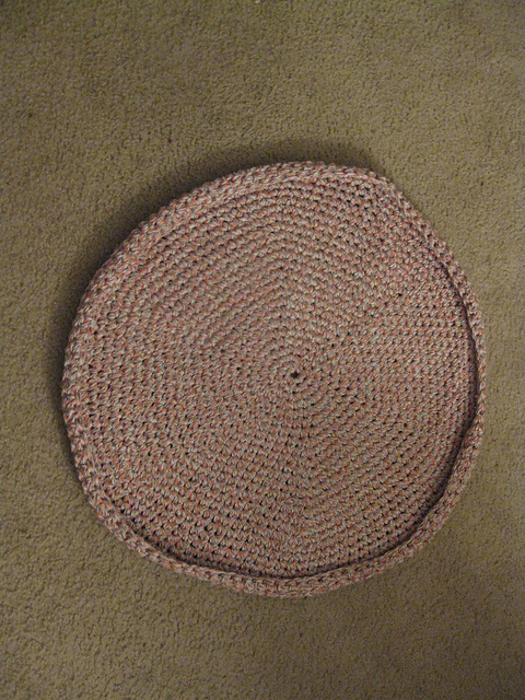 Ravelry: Triple Thick Circular Dog Mat pattern by Sarah Williamson