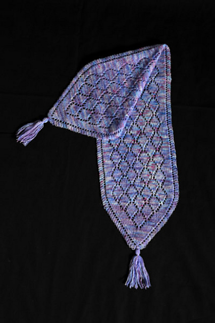 Ravelry: Simmer Dim pattern by Winnie Balfour