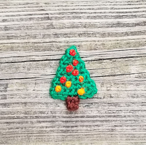 Ravelry: Christmas Tree Applique pattern by Michele Webb