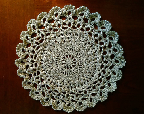 Ravelry: Pear Blossoms Doily pattern by Erangi Udeshika