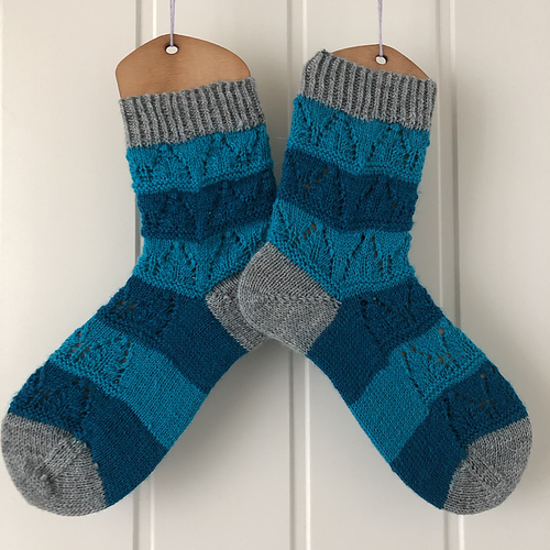 Ravelry: Whitehead Socks pattern by Woollen Knots