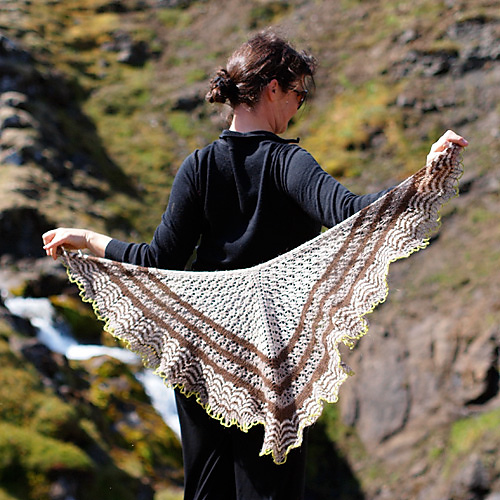 Ravelry: Icelandic Spring Shawl pattern by Hélène Magnússon