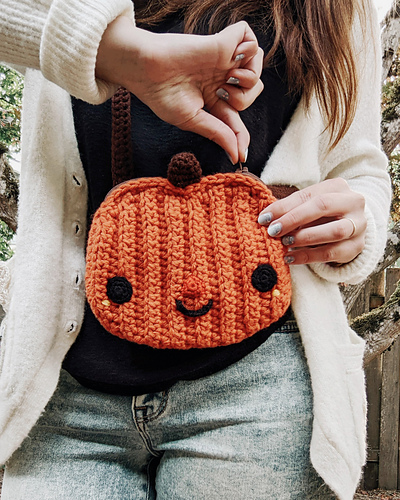 Ravelry: Crossbody Pumpkin Bag pattern by Hello Happy