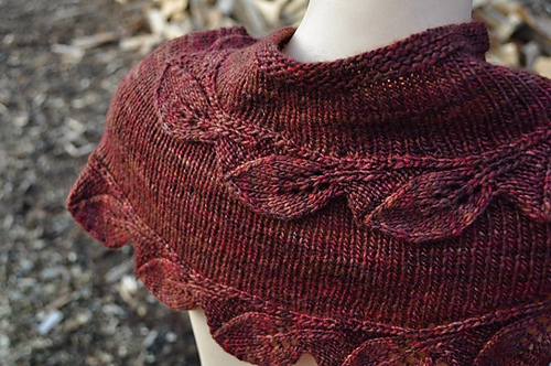 Ravelry: Cedar Leaf Shawlette pattern by Alana Dakos