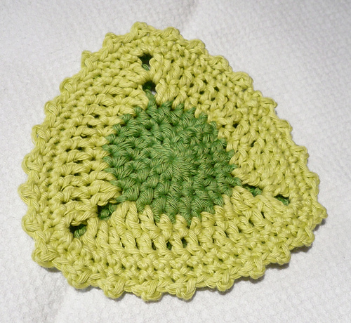 Ravelry: Triangular Coaster pattern by Penny Peberdy