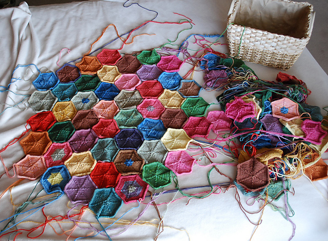 Ravelry: BrambleberryYarns' Hexagon Blanket