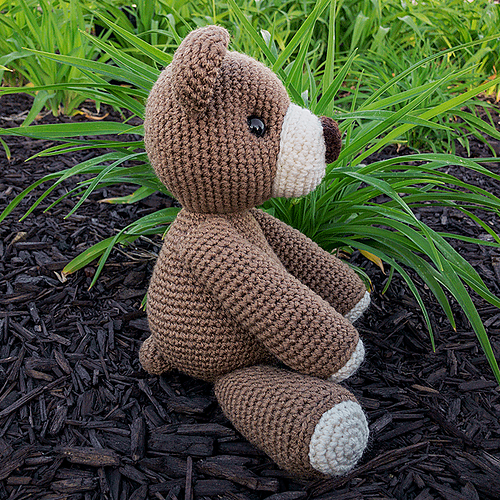 Ravelry: Benedict the Bear pattern by Jess Huff