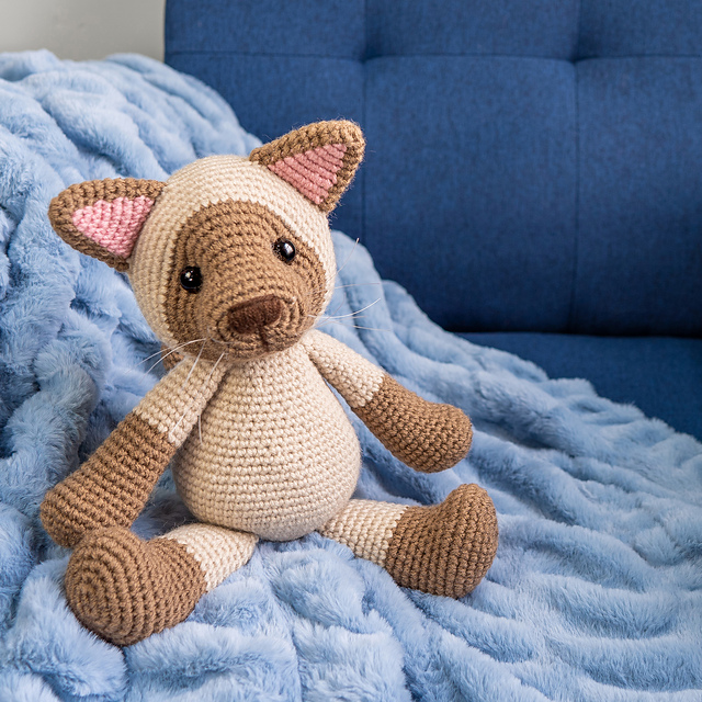Ravelry: Sophie the Siamese Cat pattern by Jess Huff