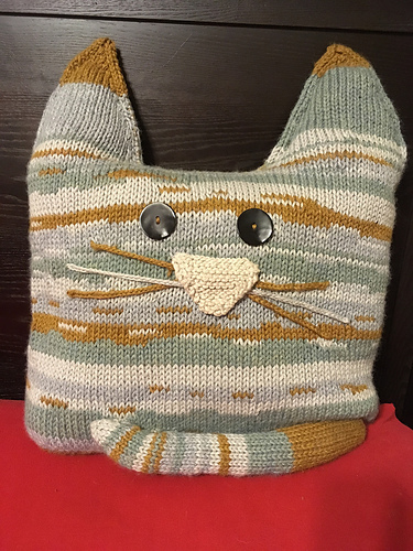 Ravelry: Cat Cushion pattern by Sue Speechley
