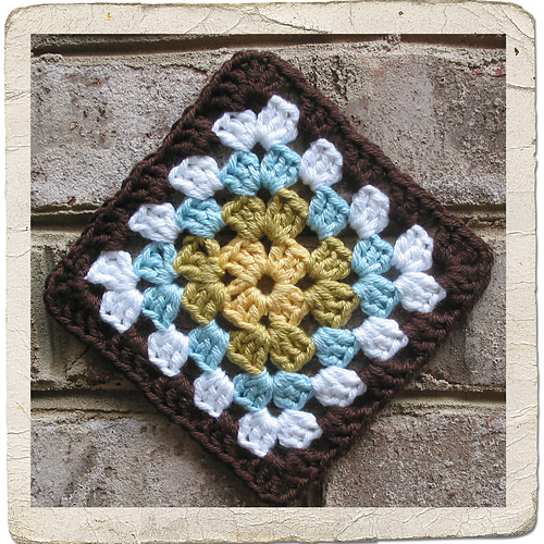Ravelry: Traditional Granny Square pattern by Donna Higgins