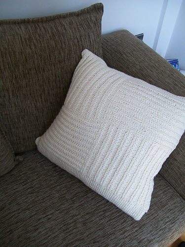 Ravelry: Four-Square Checker Board Cushion Cover pattern by Helen Frost