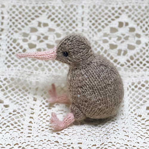 Ravelry: kiwi bird pattern by Yu Jeong