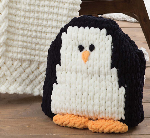 Ravelry: Penguin Pillow pattern by Kristi Simpson