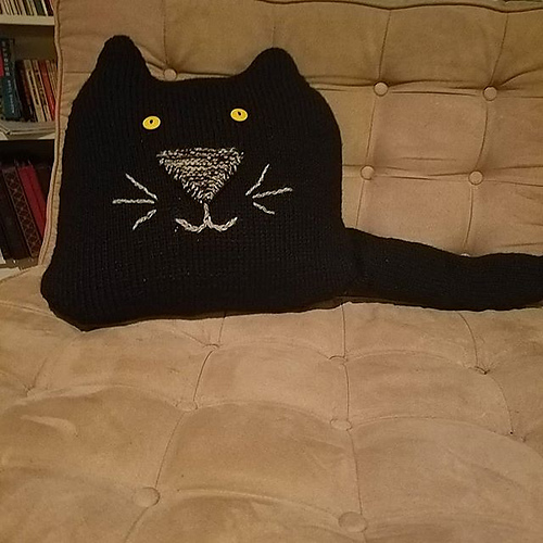Ravelry: Cat Cushion pattern by Sue Speechley
