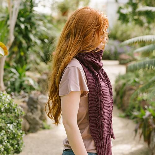 Ravelry: Alia pattern by Laura Reinbach