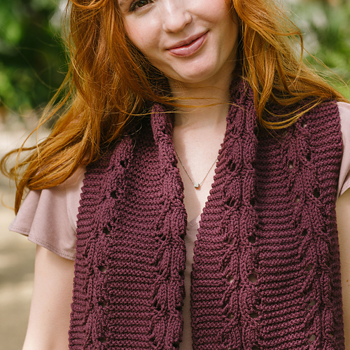 Ravelry: Alia pattern by Laura Reinbach