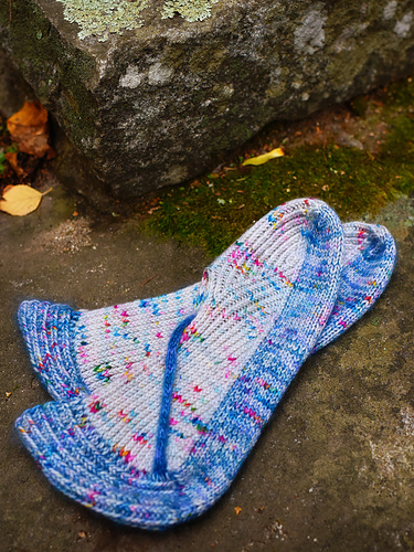 Ravelry: Quiescent pattern by Hunter Hammersen