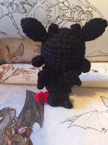 Ravelry: Chibi Night Fury pattern by iMeru