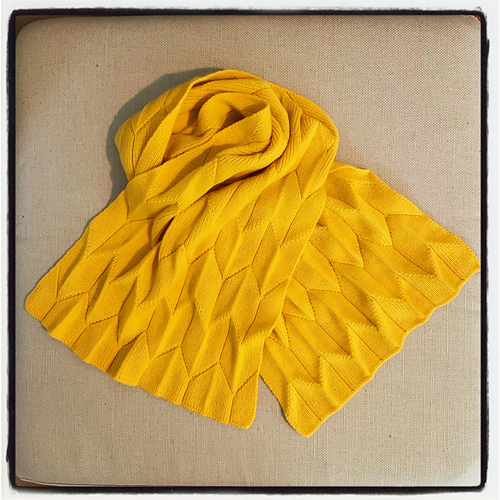 Ravelry: Miura-ori origami pattern by Donatella Mestriner
