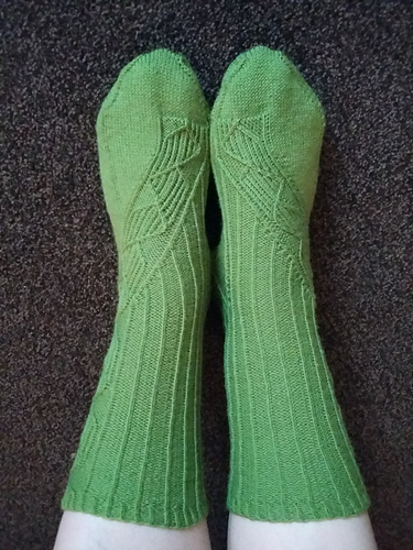 Ravelry: Jedi Mind Trick Socks pattern by Sheryl Giles