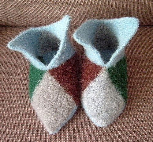 Ravelry: Easy House Slippers (Knit) pattern by Liecel Tverli Scully