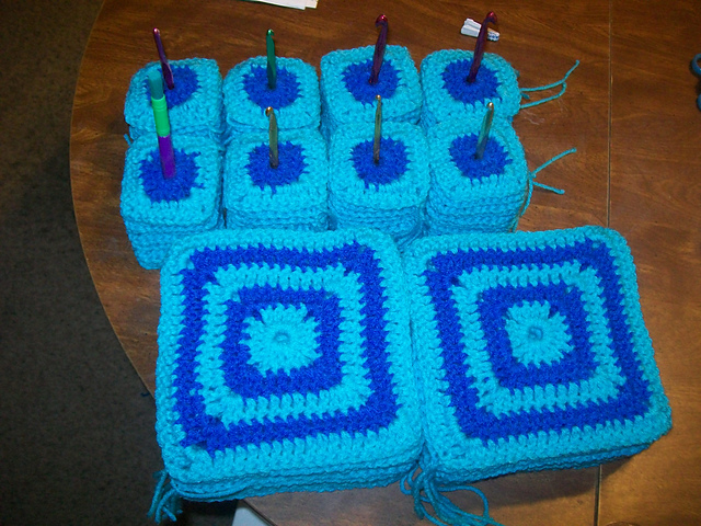 Ravelry: illbeinmybook's 3 colored babette