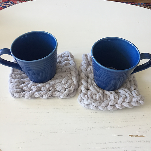 Ravelry: So Twisted Mug Rugs pattern by I Love My Blanket