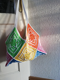 Ravelry: Beach Bag pattern by Ilse van ‘t Ende