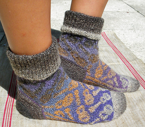Ravelry: Strings Colorwork Socks pattern by Tanja Fleischer