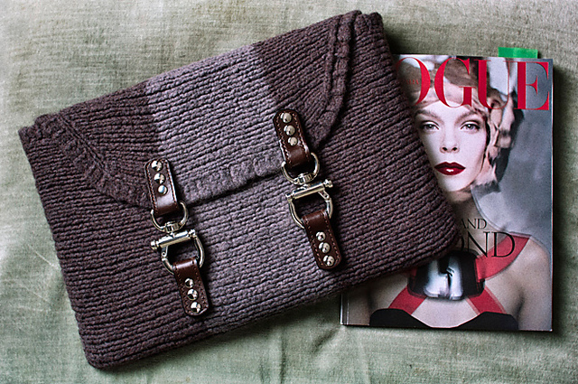 Ravelry: Metro Laptop Case pattern by Anna Cohen