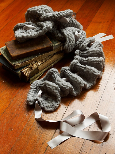 Ravelry: Ribbon Scarf pattern by Leigh Radford