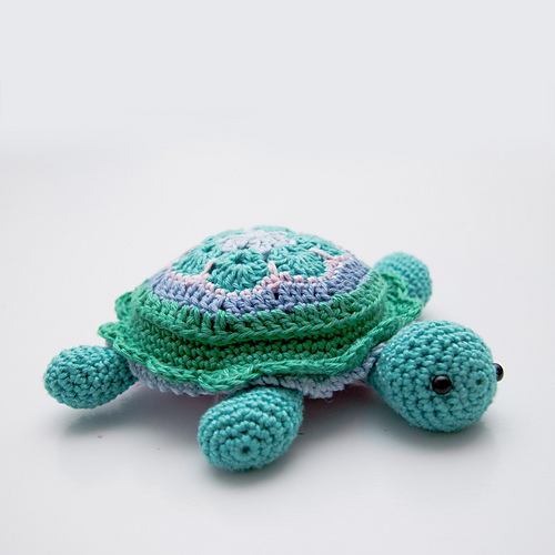Ravelry: Tina Turtle Pincushion pattern by Ina Rho