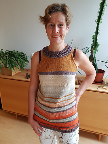 Ravelry: Big Chain Top pattern by Hinterm Stein